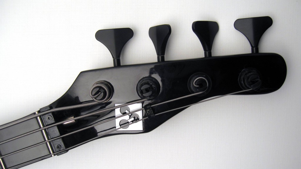 Custom instruments – BassLab – Basses & Guitars